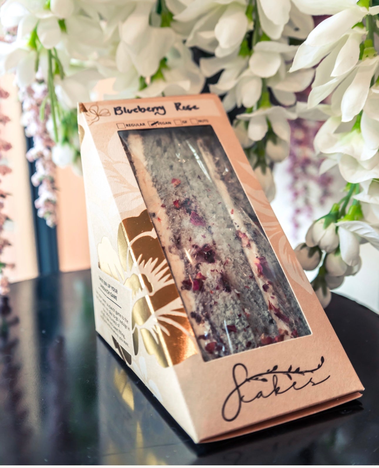 8Cakes- Cakes, desserts, macarons , coffee shop – 8CAKES